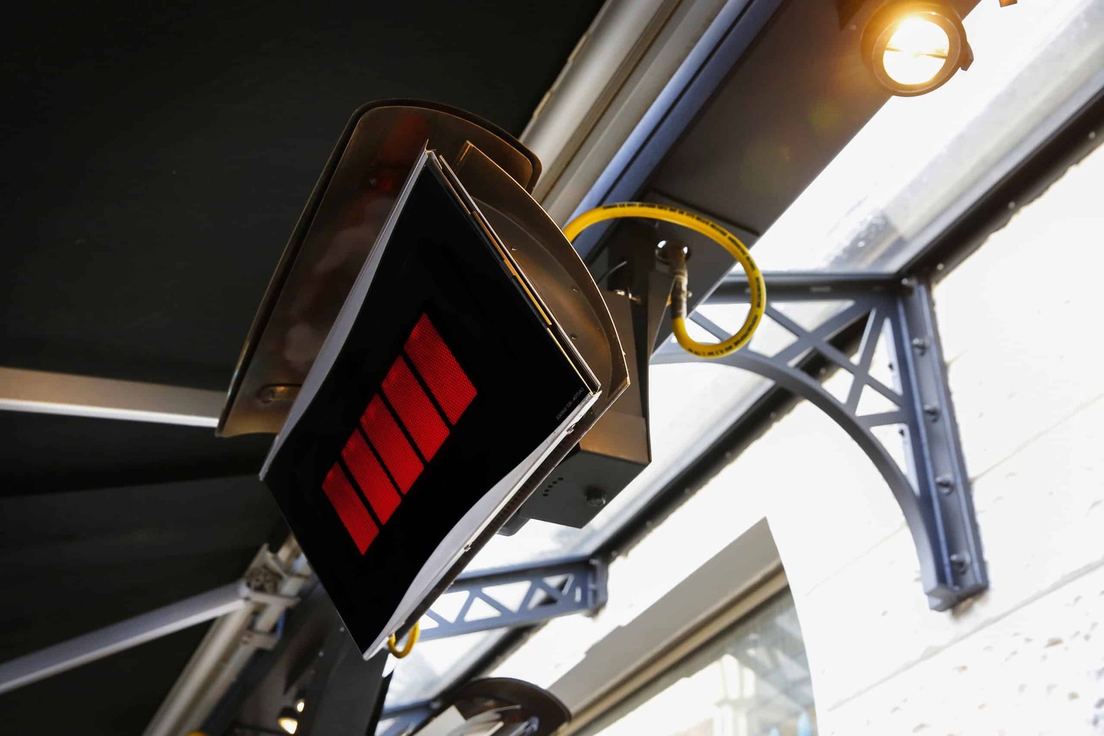 Bromic Gas Heat Deflector